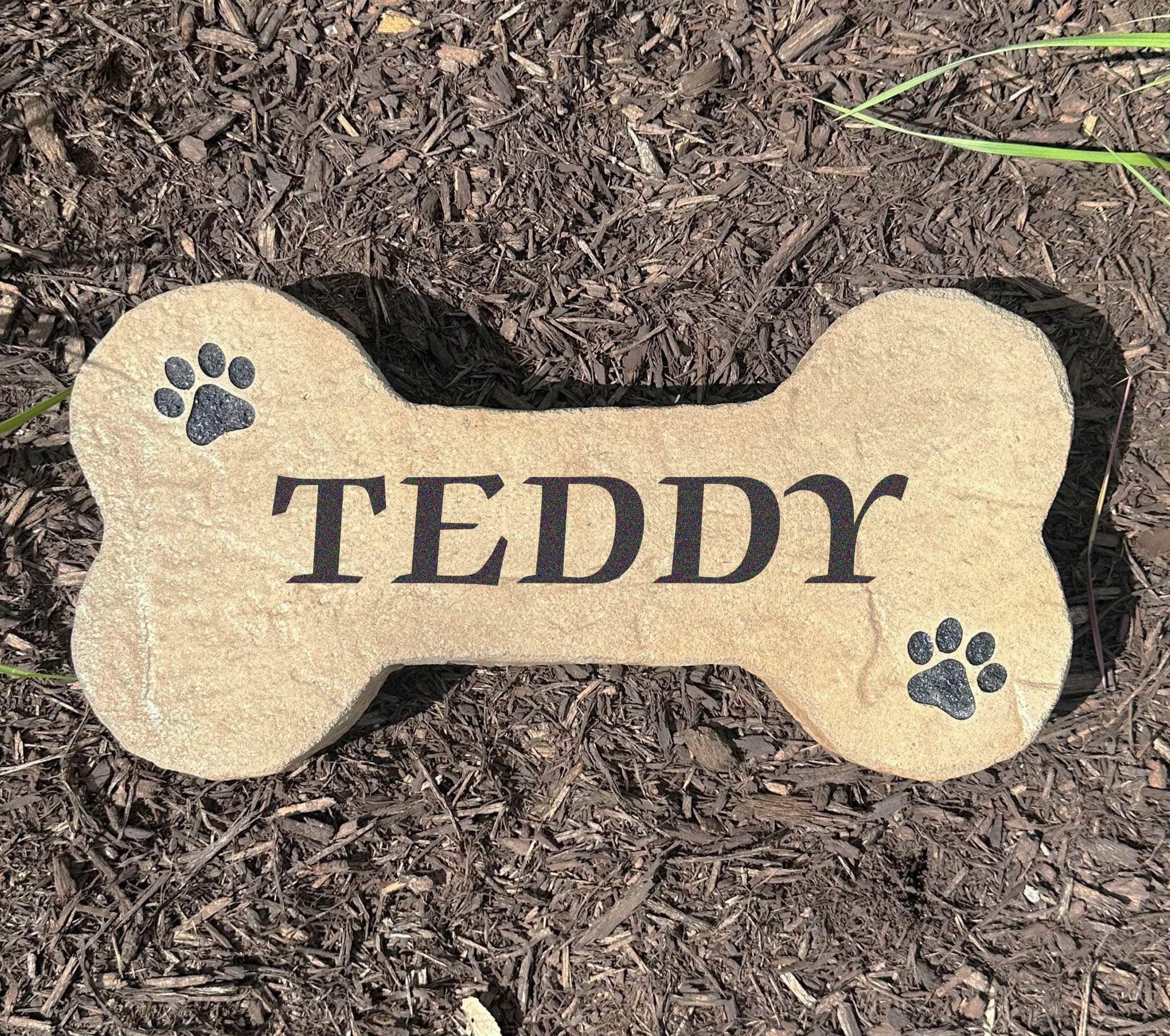 Personalized Dog Bone Stone – Custom Outdoor Yard Decor for Dogs